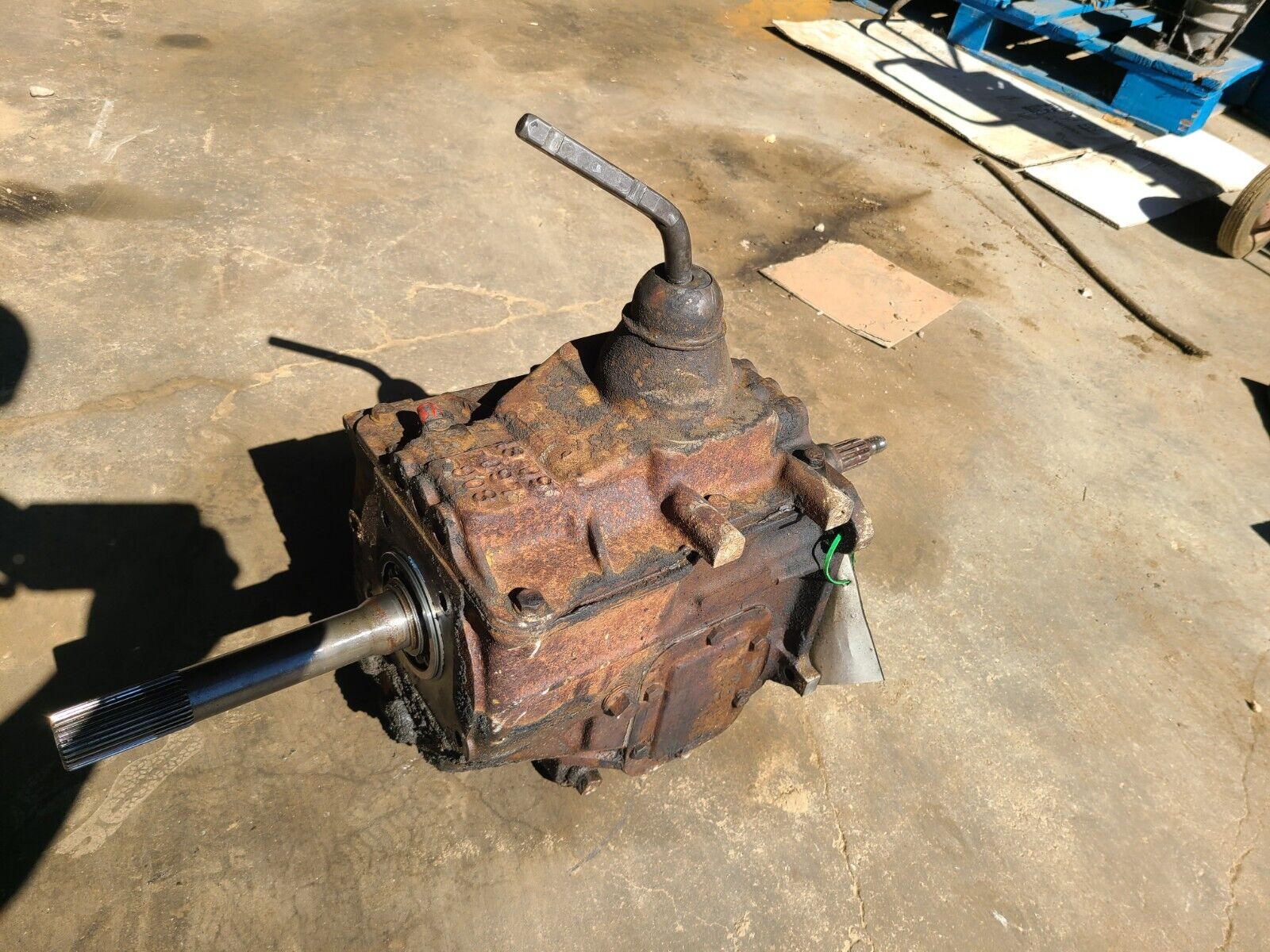 Borg-Warner T19 Transmission for Ford Trucks (1980-1986) - Bullnose Garage